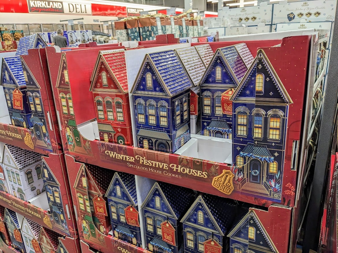 Winter Festive Speculoos House Cookie Tin • Snarkle-Sauce on Wry